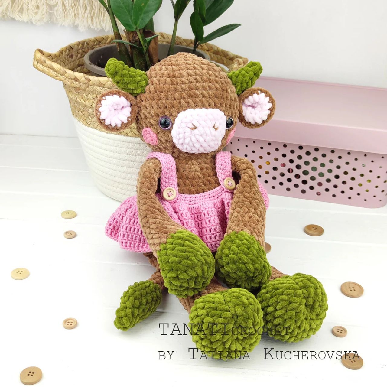 ⇒ Cow crochet pattern/Plush cow ‣ 1000s to download ‣ Tanati Crochet